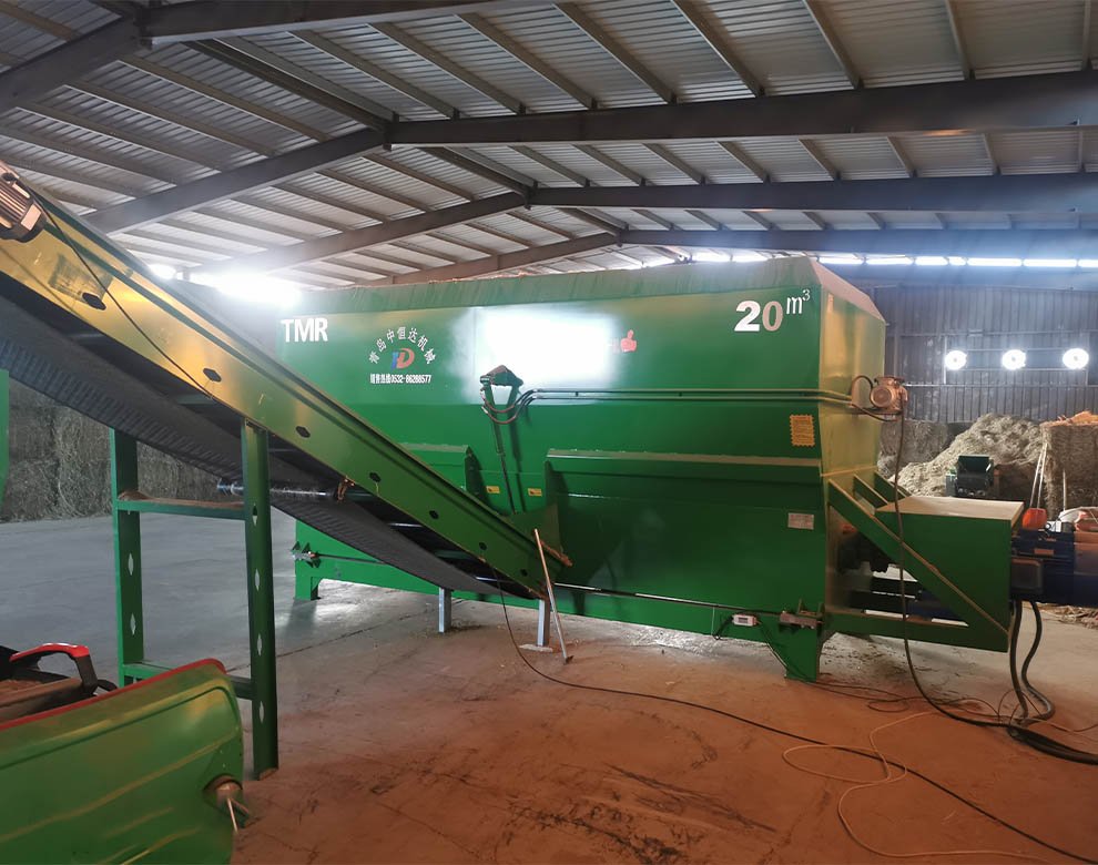 Stationary Horizontal TMR Mixers_small tmr feed mixers