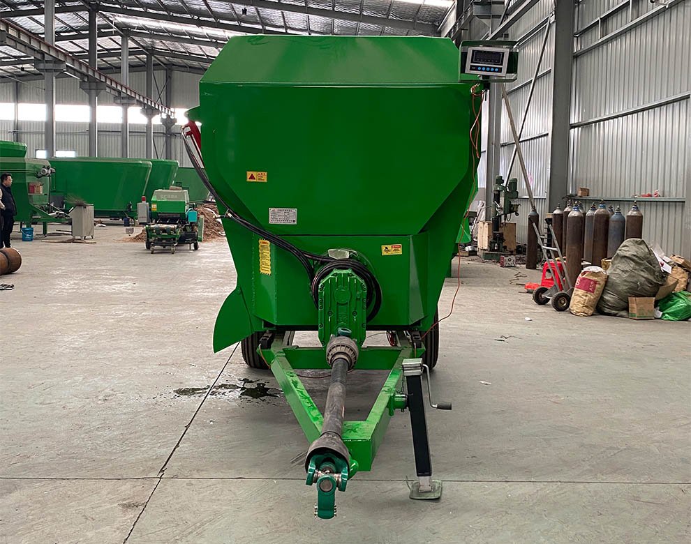 pto-driven-mixing-wagon_sheep tmr feed mixers